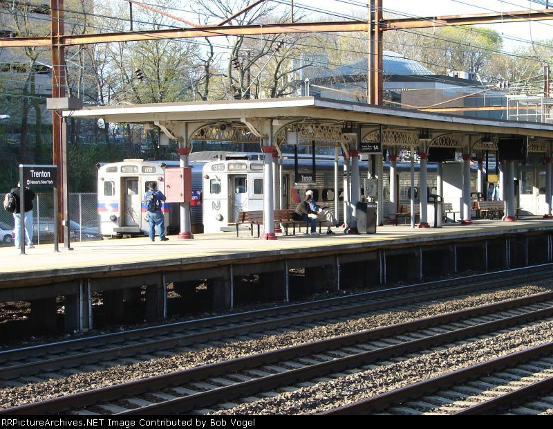 NJT 1395 and SEPTA 110